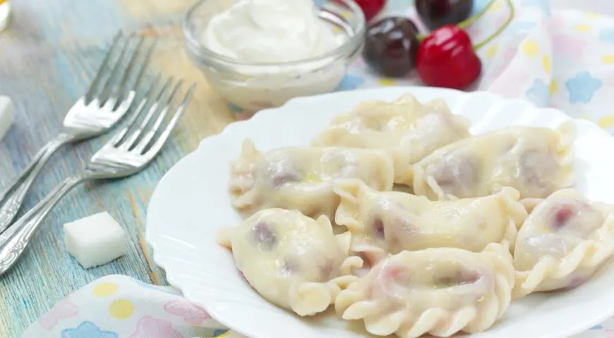 Вареники с вишней — читать на Gastronom.ru