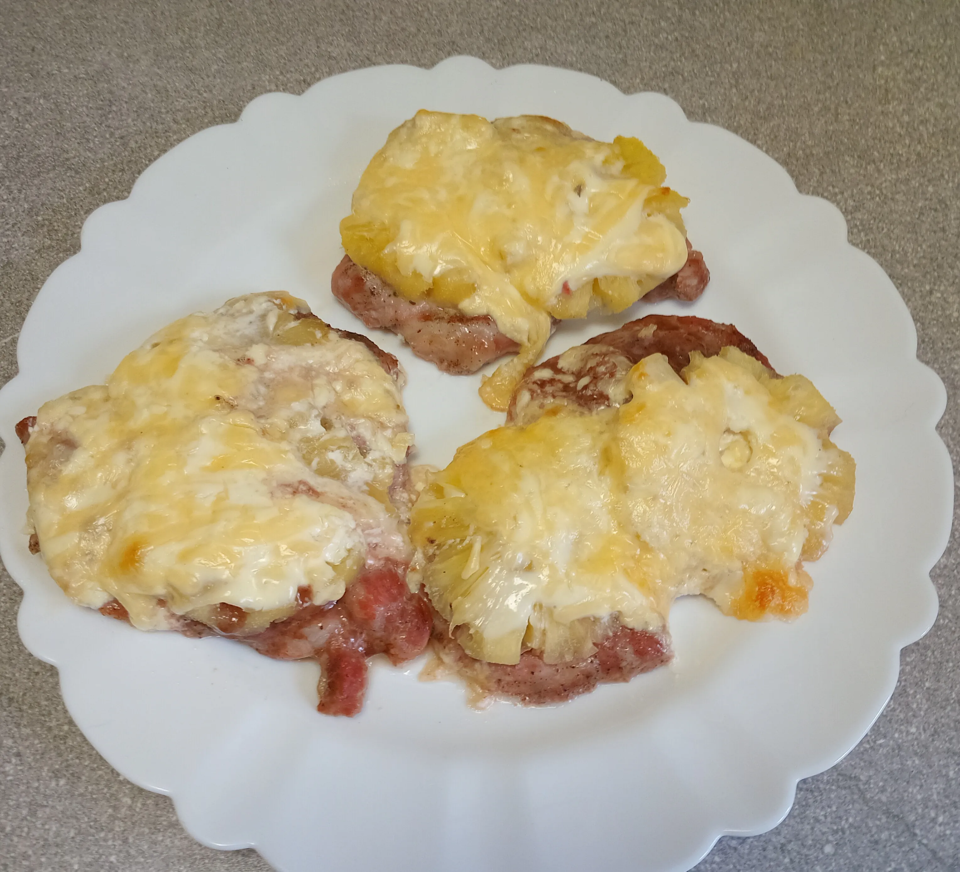Свиной шницель под ананасами с сыром, пошаговый рецепт с фото от автора ...