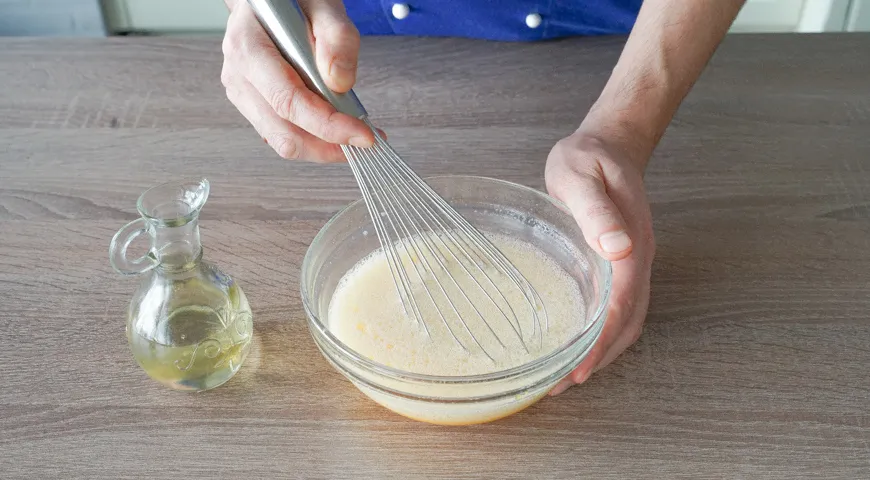 Дрожжевые оладьи, пошаговый рецепт с фото на 377 ккал